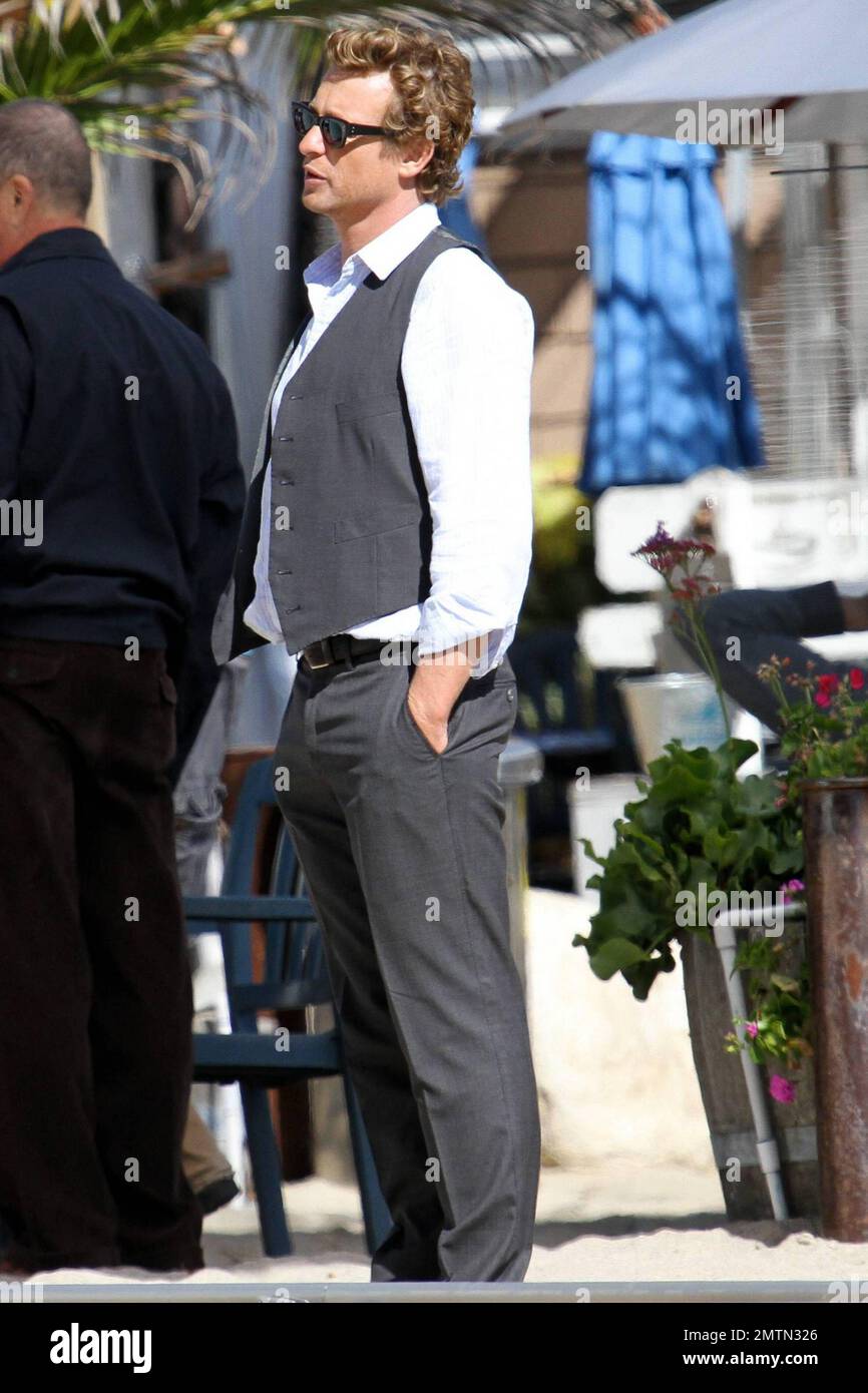 EXCLUSIVE!! Actor Simon Baker shoots scenes on the beach for his television show "The Mentalist ...