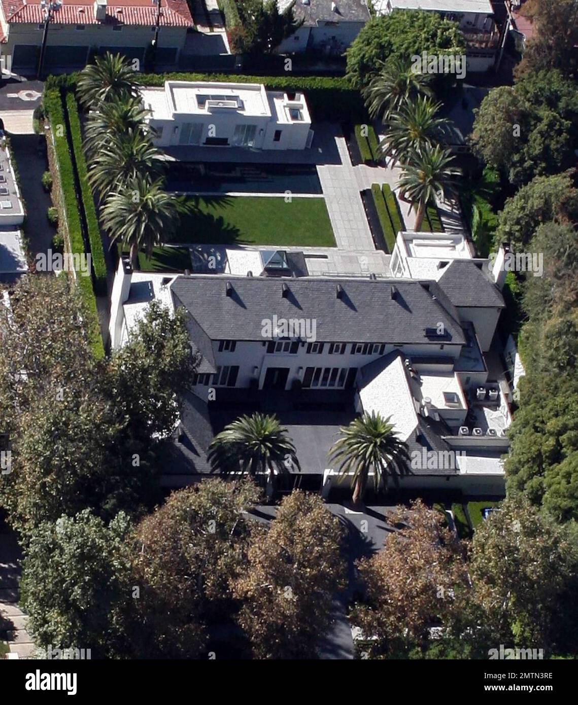 EXCLUSIVE!! It looks as though Simon Cowell has finally completed his ...