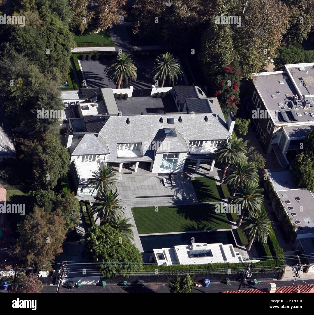 EXCLUSIVE!! It looks as though Simon Cowell has finally completed his ...