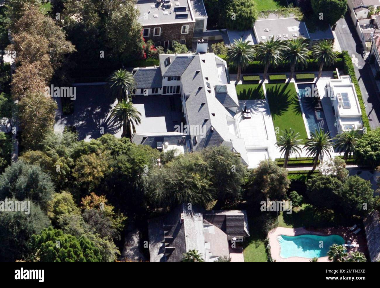 EXCLUSIVE!! It looks as though Simon Cowell has finally completed his ...