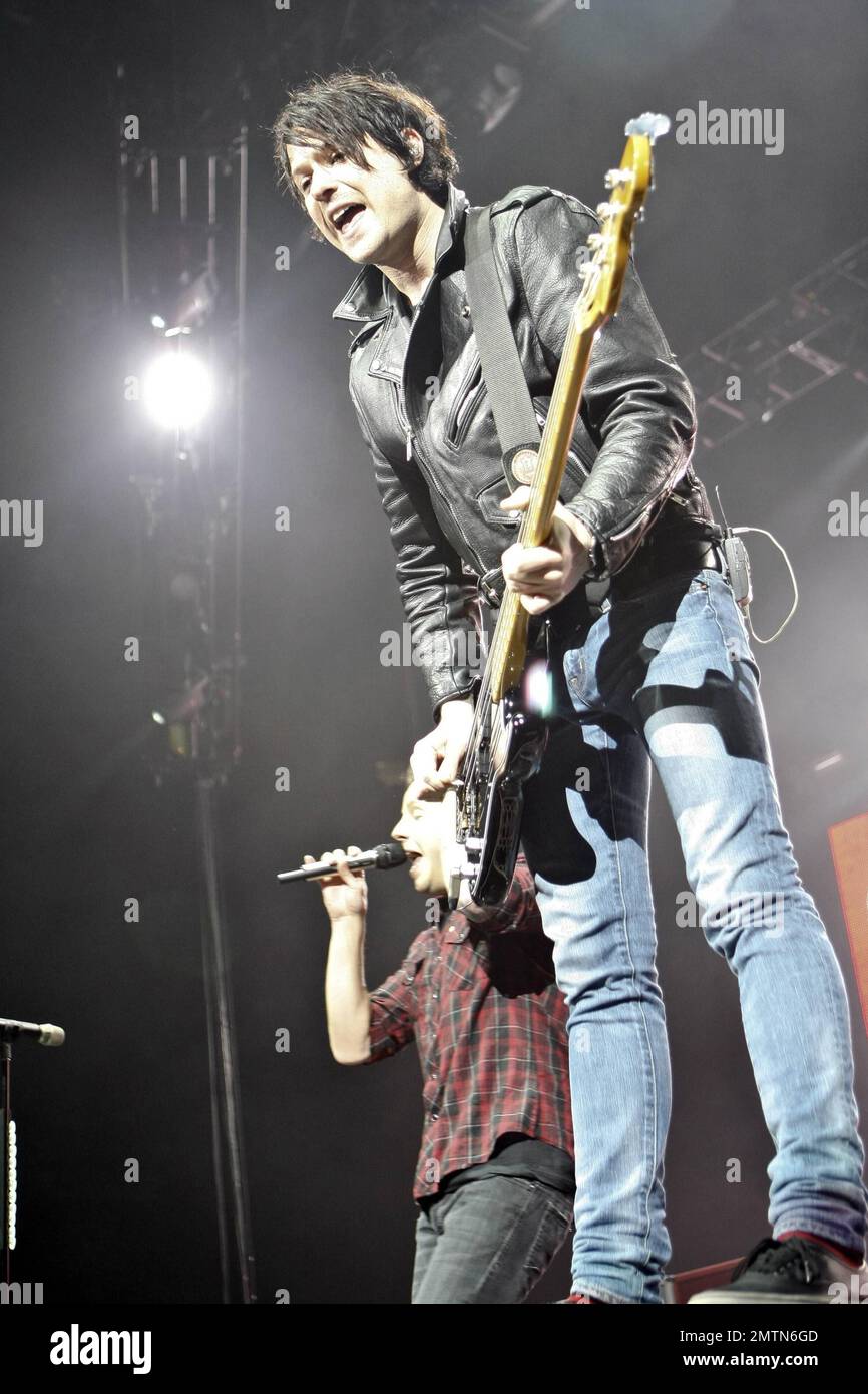 Simple plan performance hi-res stock photography and images - Alamy