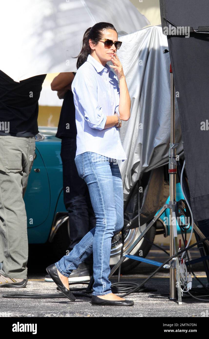 EXCLUSIVE!! Model Siobhan Bonnouvrier looks casual in a blue top, jeans ...