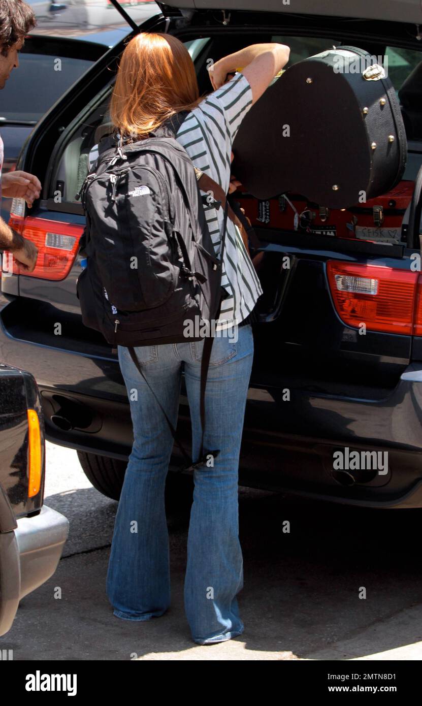 EXCLUSIVE!! Actress Sissy Spacek and daughter, singer Schuyler Fisk ...