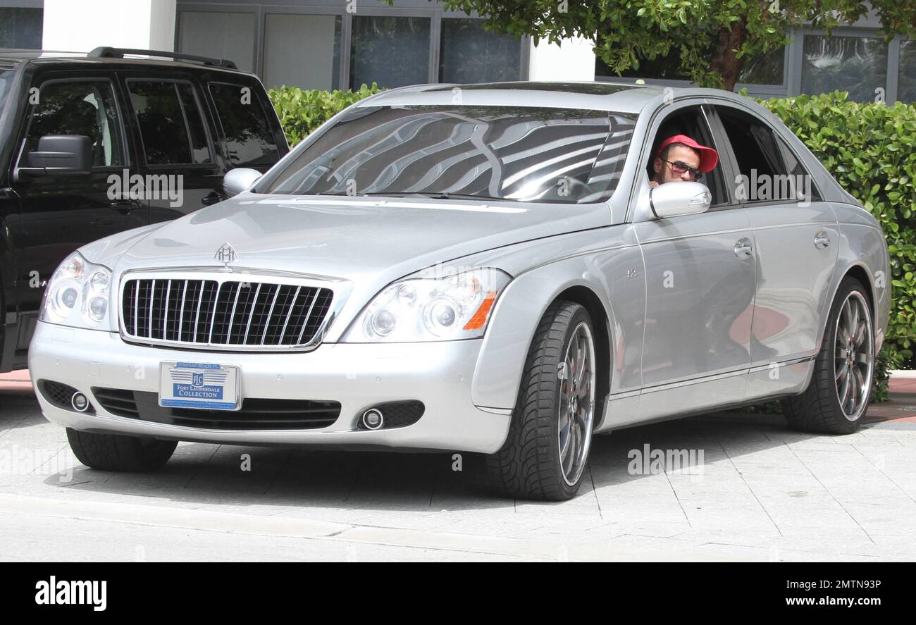 Steering wheel of maybach car hi-res stock photography and images - Alamy