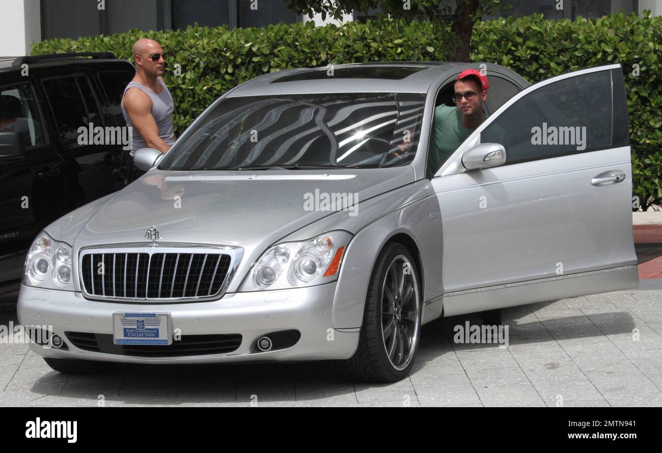 Steering wheel of maybach car hi-res stock photography and images - Alamy