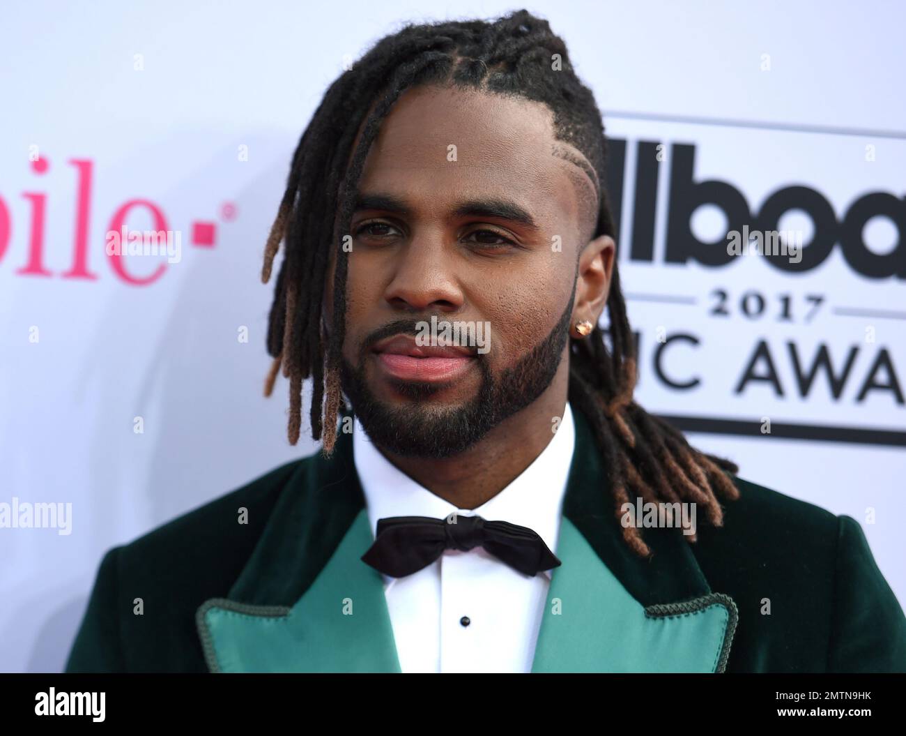 Jason Derulo arrives at the Billboard Music Awards at the T-Mobile ...