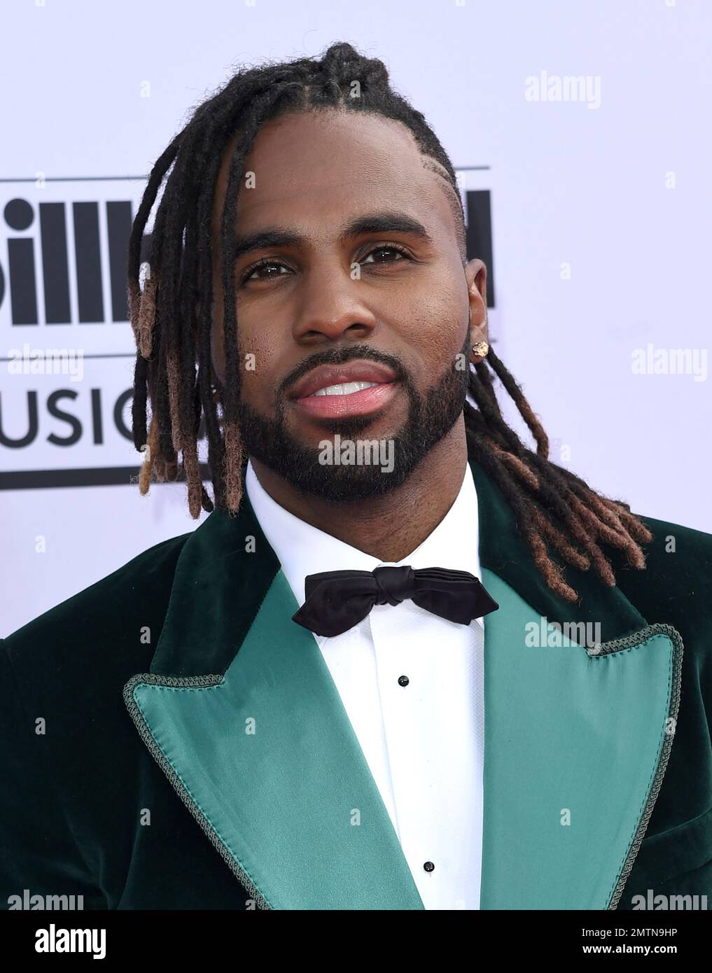 Jason Derulo arrives at the Billboard Music Awards at the T-Mobile ...
