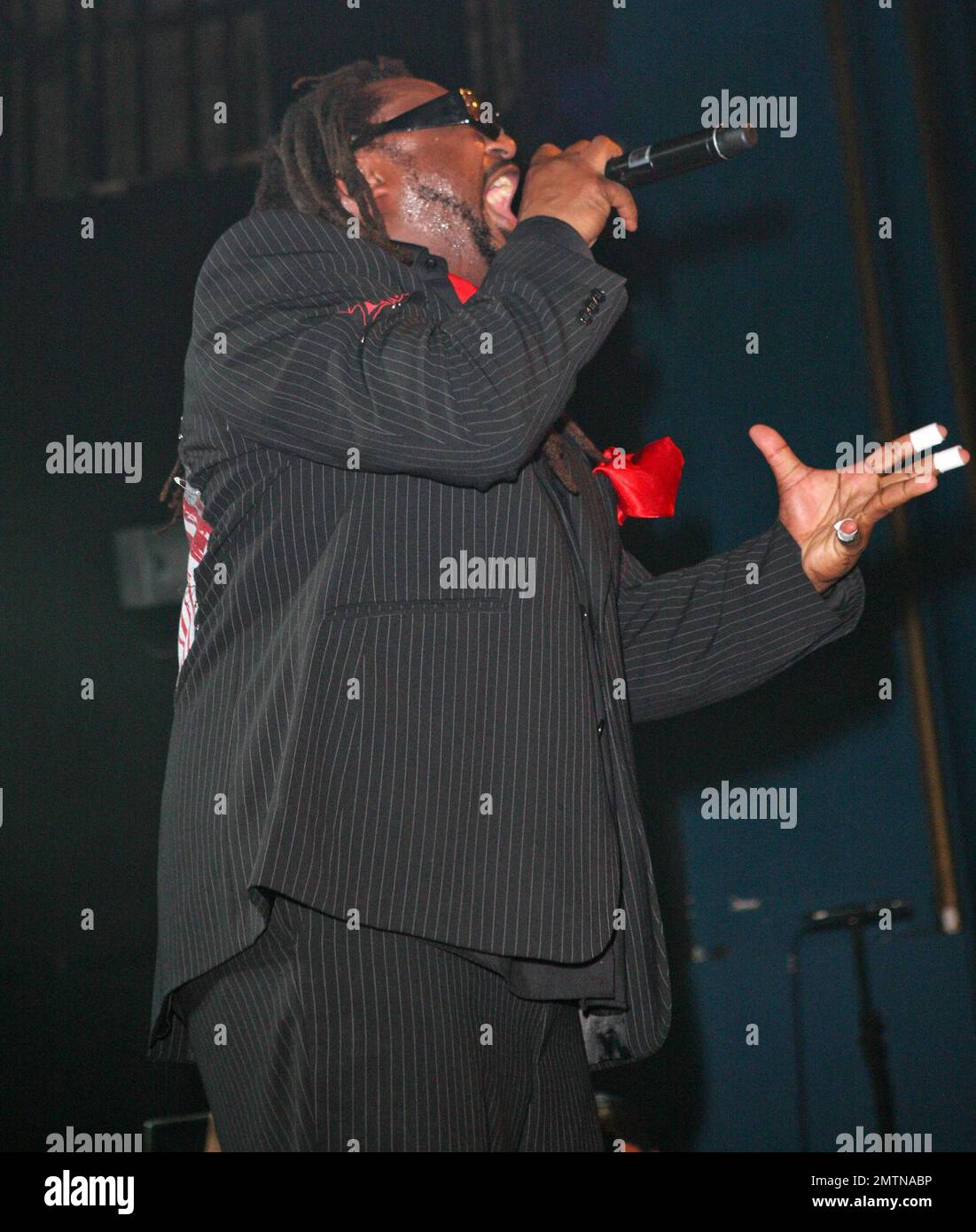 Benji Webbe, Mikey Demus, Daniel Pugsley and Arya Goggin perform live ...