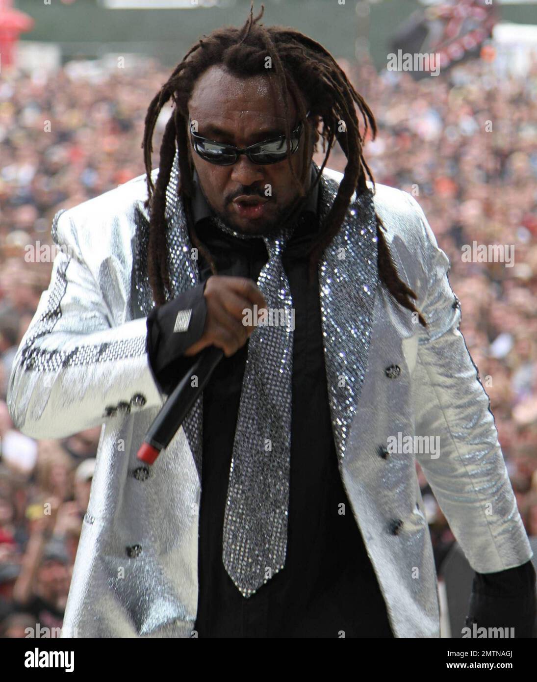 Benji Webbe of the Welsh rock reggae metal band Skindred performs live ...