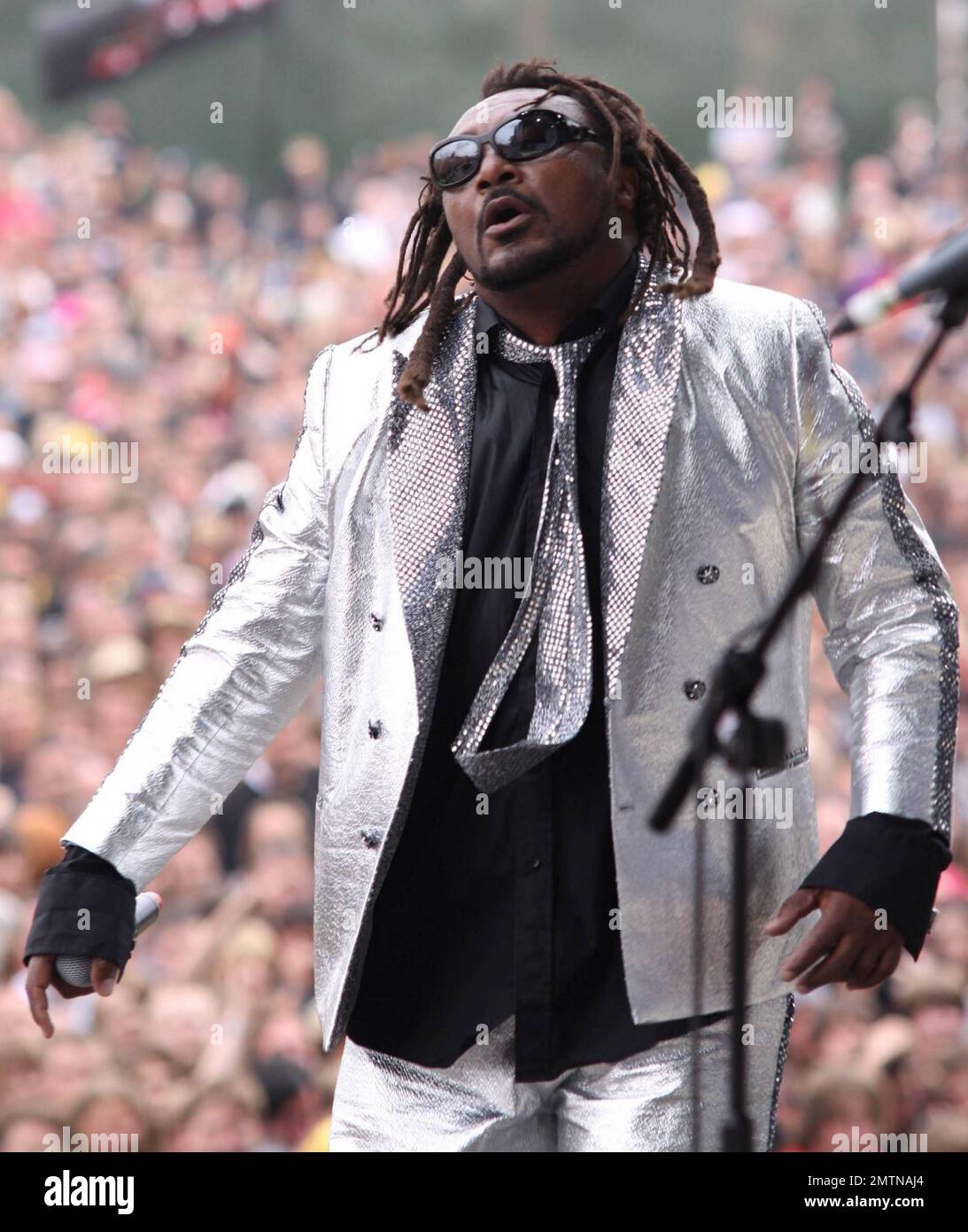 Benji Webbe of the Welsh rock reggae metal band Skindred performs live ...