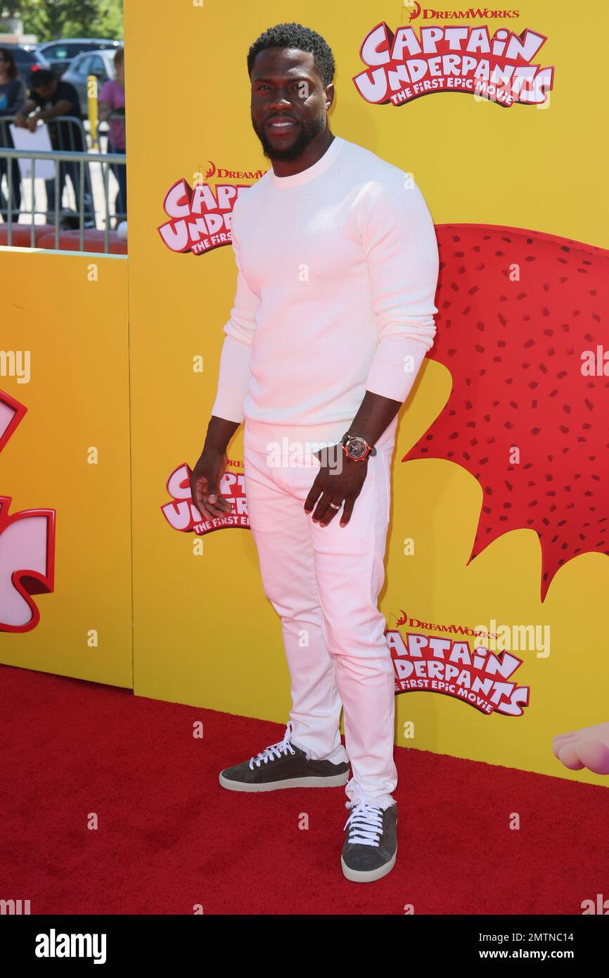 Kevin Hart arrives at the LA Premiere of "Captain Underpants: The First ...