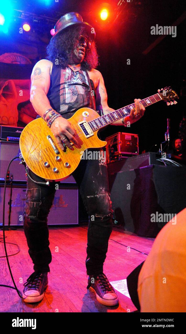 Legendary guitarist Slash performs live in concert at the famed House ...
