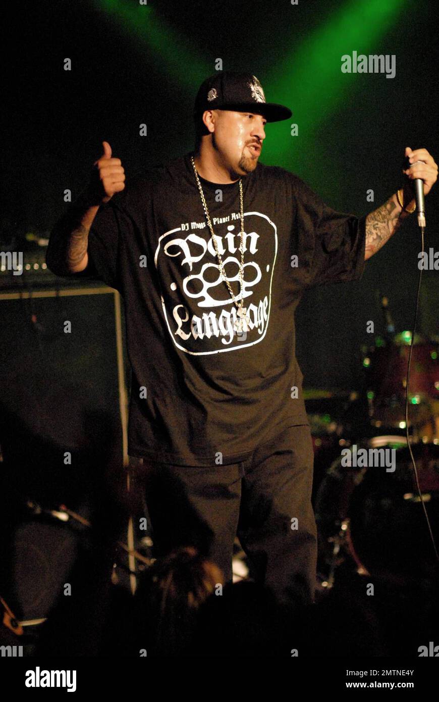 Exclusive!! Legendary guitar icon, Slash, sits in with hip hop icons B ...