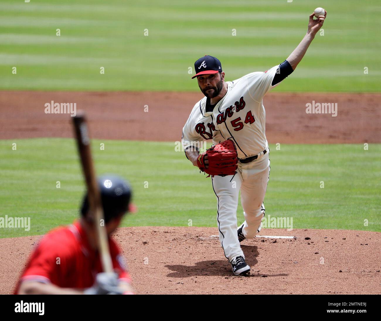 Atlanta Braves starting pitcher Jaime Garcia (54) throws to Washington ...