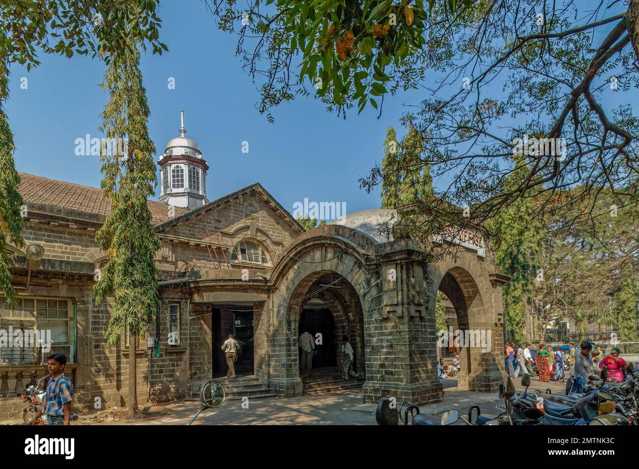 Pune general post office gpo hi-res stock photography and images - Alamy