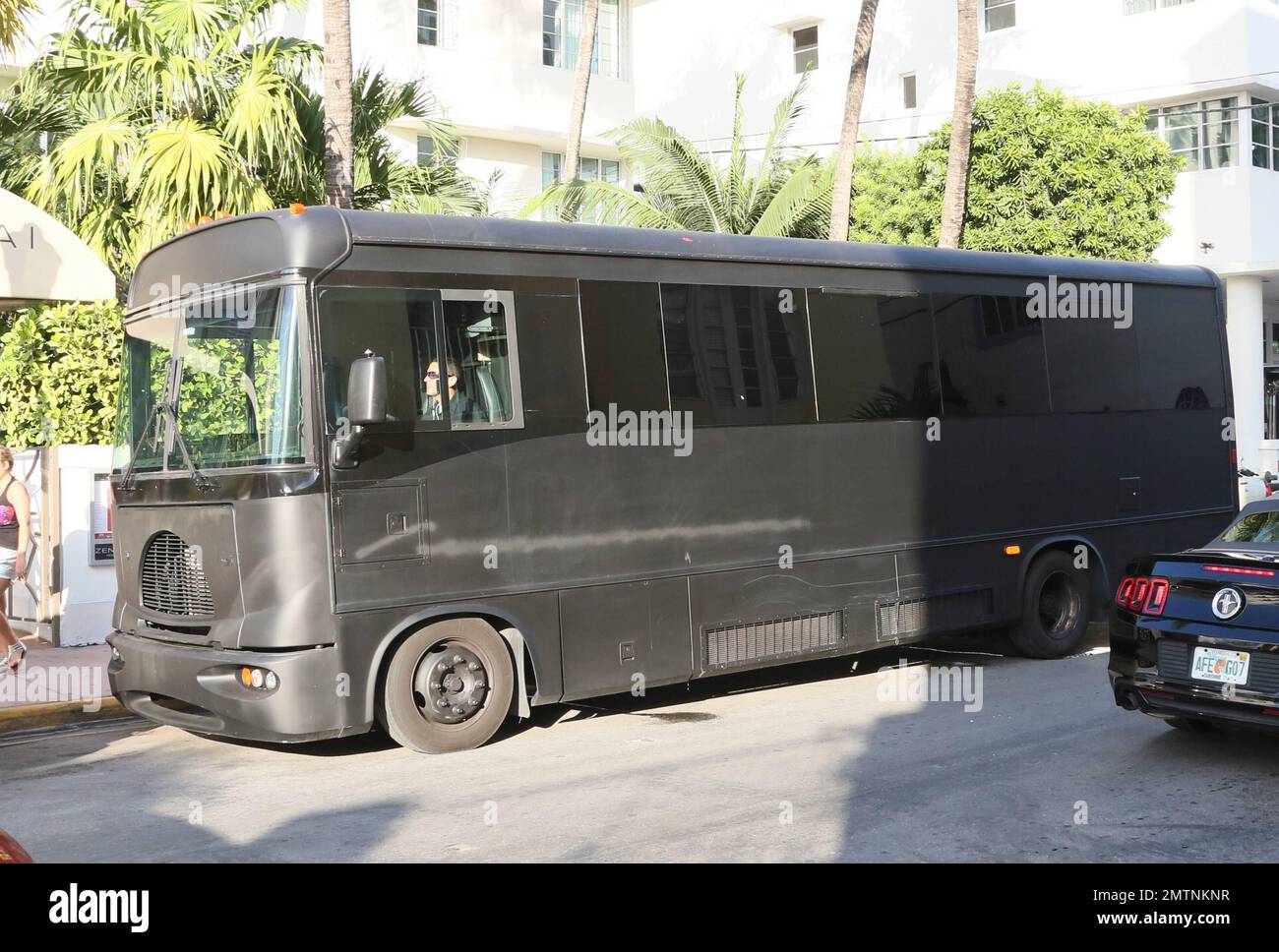 Snooki Polizzi and JWoww get their drink on in Miami beach.The duo ...
