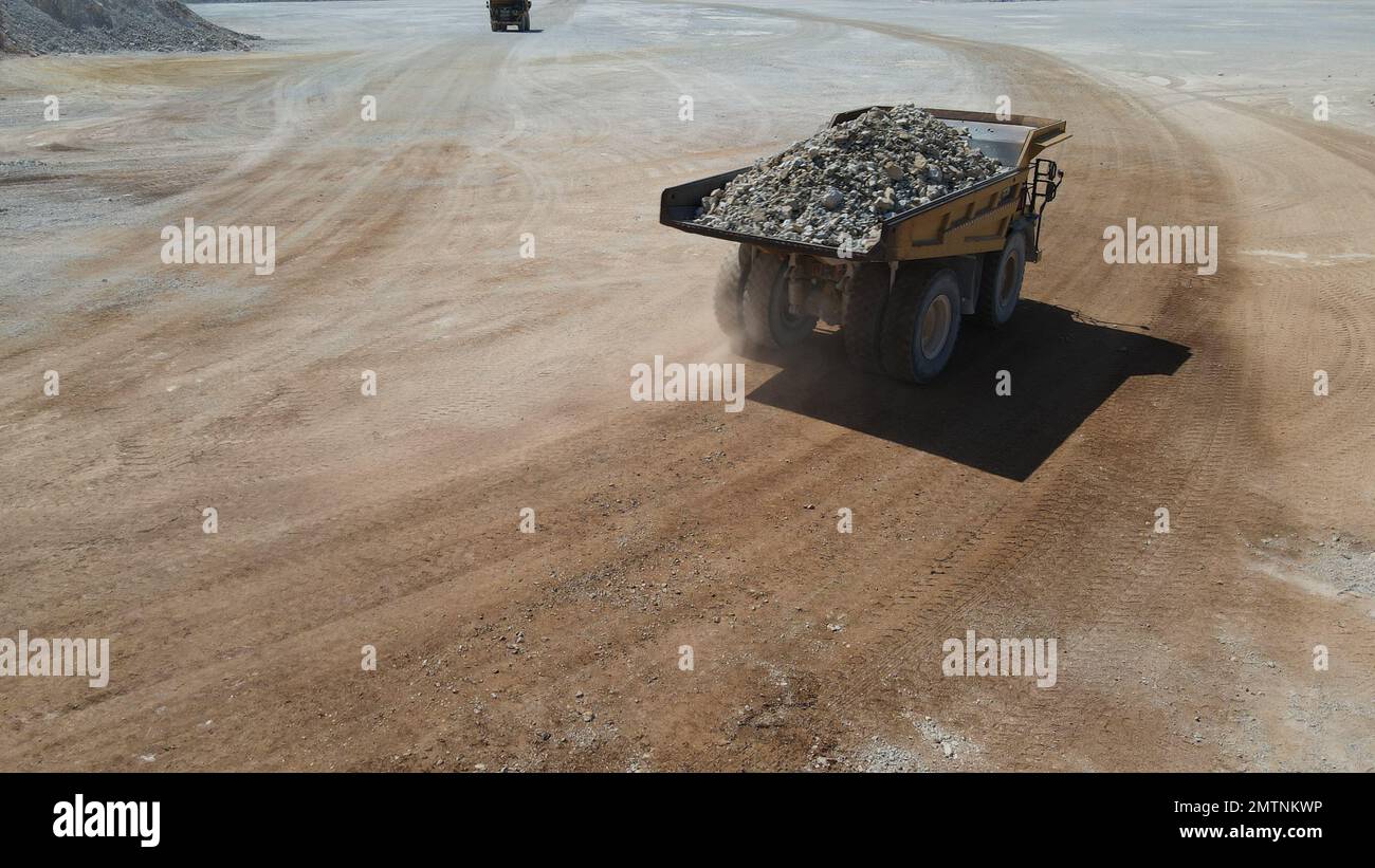 Huge dumper truck hi-res stock photography and images - Alamy
