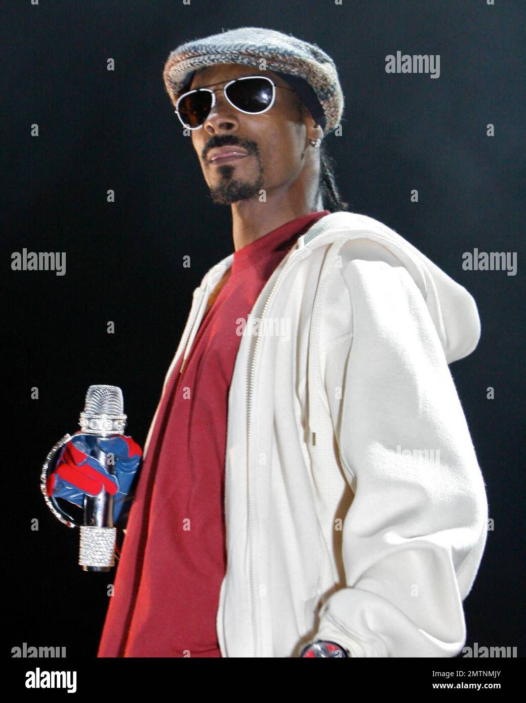 Snoop Dogg performs live at the Bud Bowl Event during Super Bowl week ...