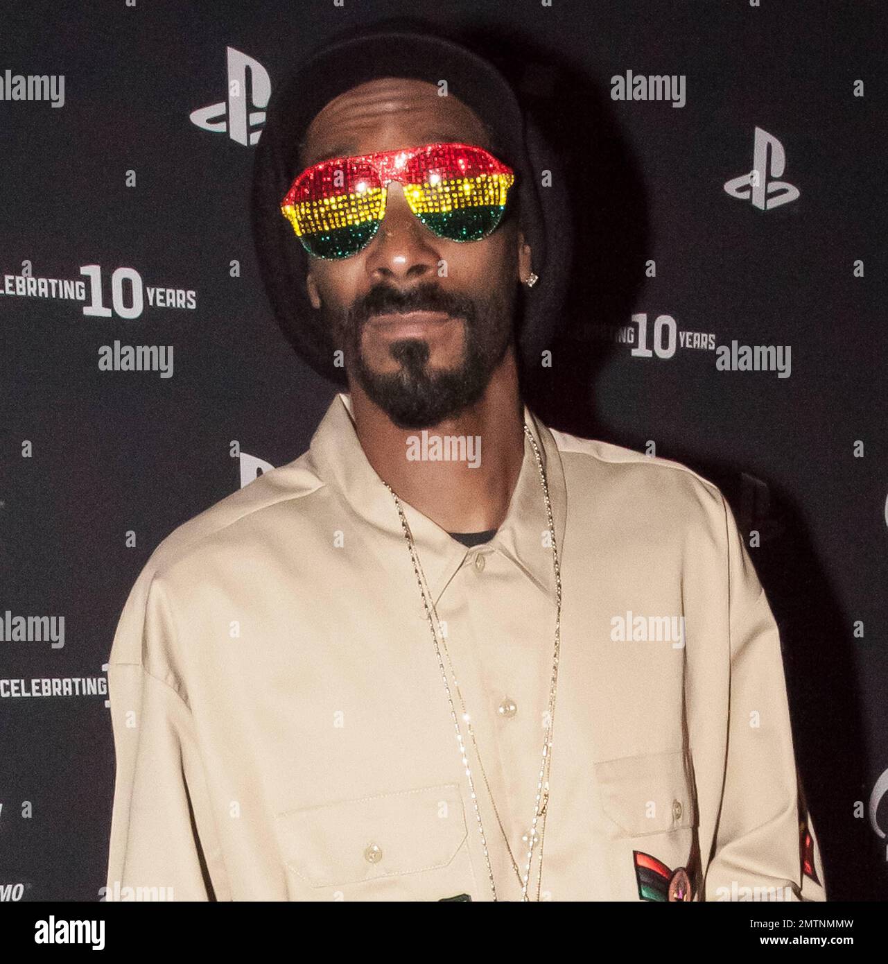 Snoop dogg not wearing glasses hi-res stock photography and images - Alamy