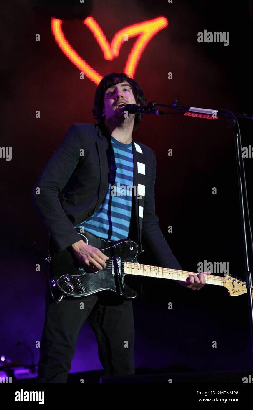 Viral laryngitis hi-res stock photography and images - Alamy