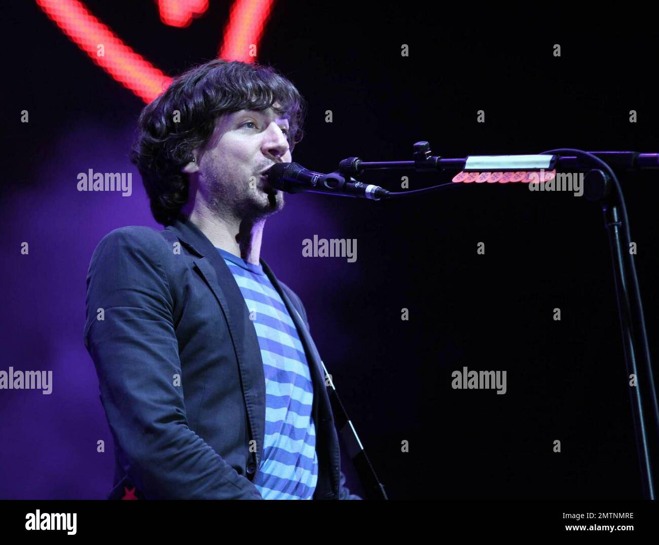 - Snow Patrol headline at the V Festival after Oasis had to cancel ...