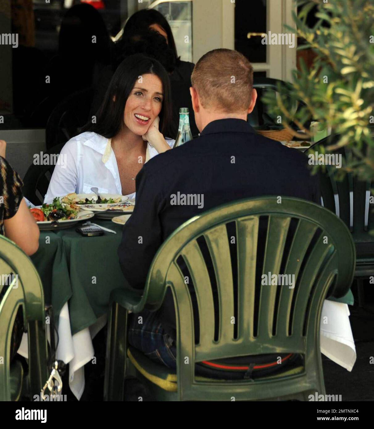 Exclusive Soleil Moon Frye Has An Animated Lunch With Pals On Larchmont Avenue Soleil Took To