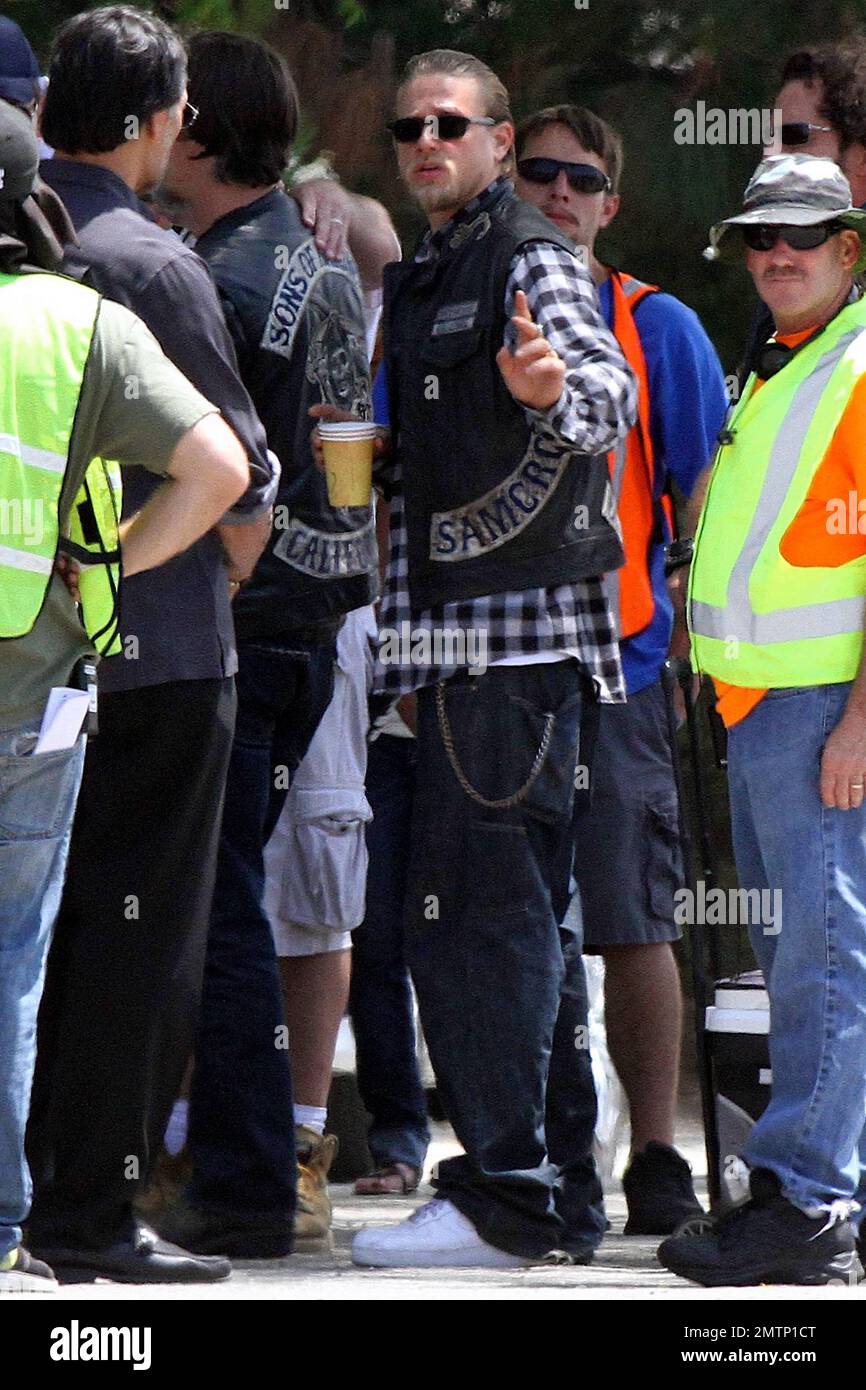 EXCLUSIVE!! Charlie Hunnam, Tommy Flanagan and Jimmy Smits' film scenes ...