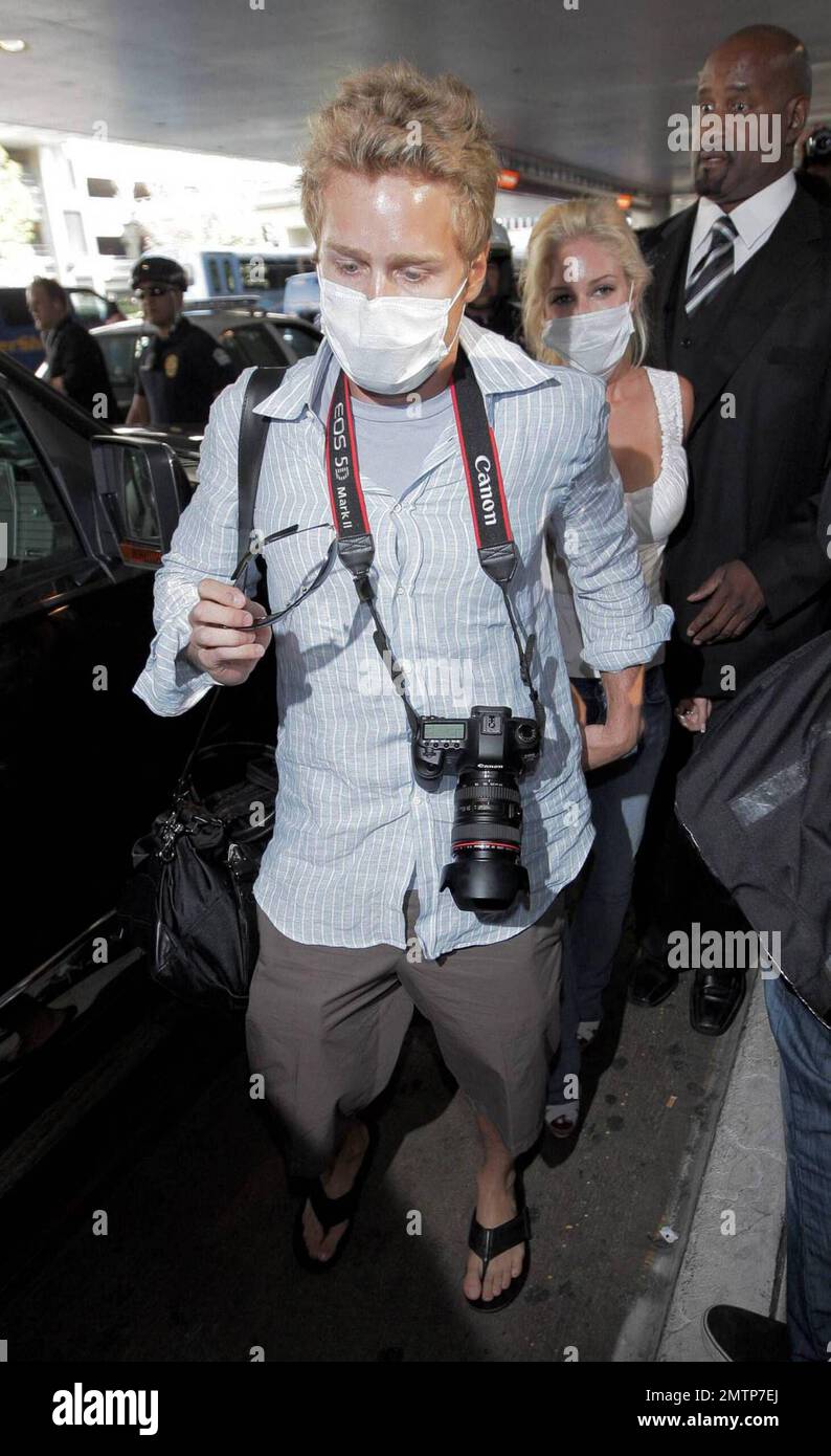Heidi and Spencer return from their Mexican honeymoon wearing swine flu ...
