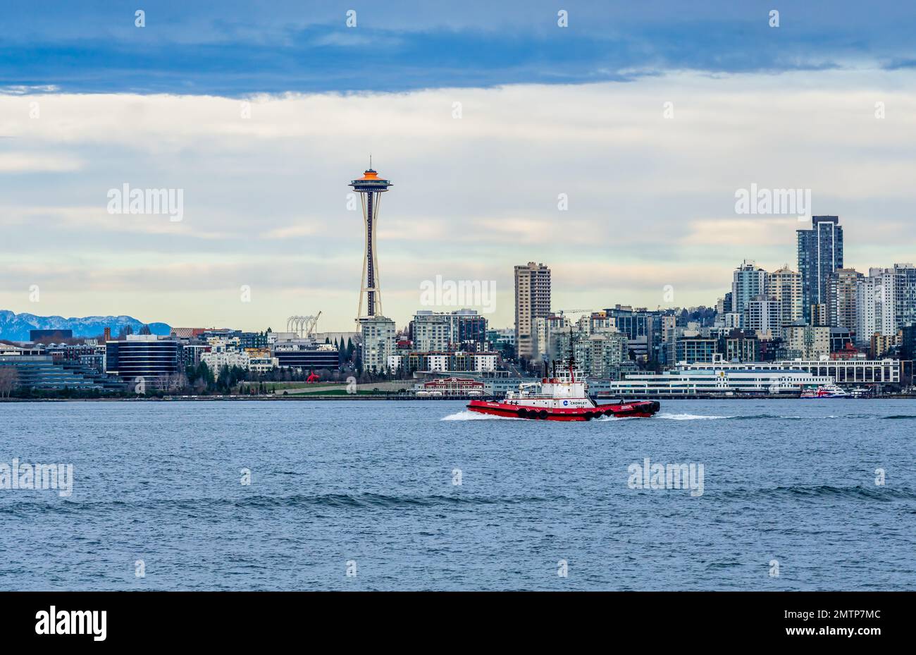 Clouds hand over the skyline in Seattle, Washington Stock Photo - Alamy
