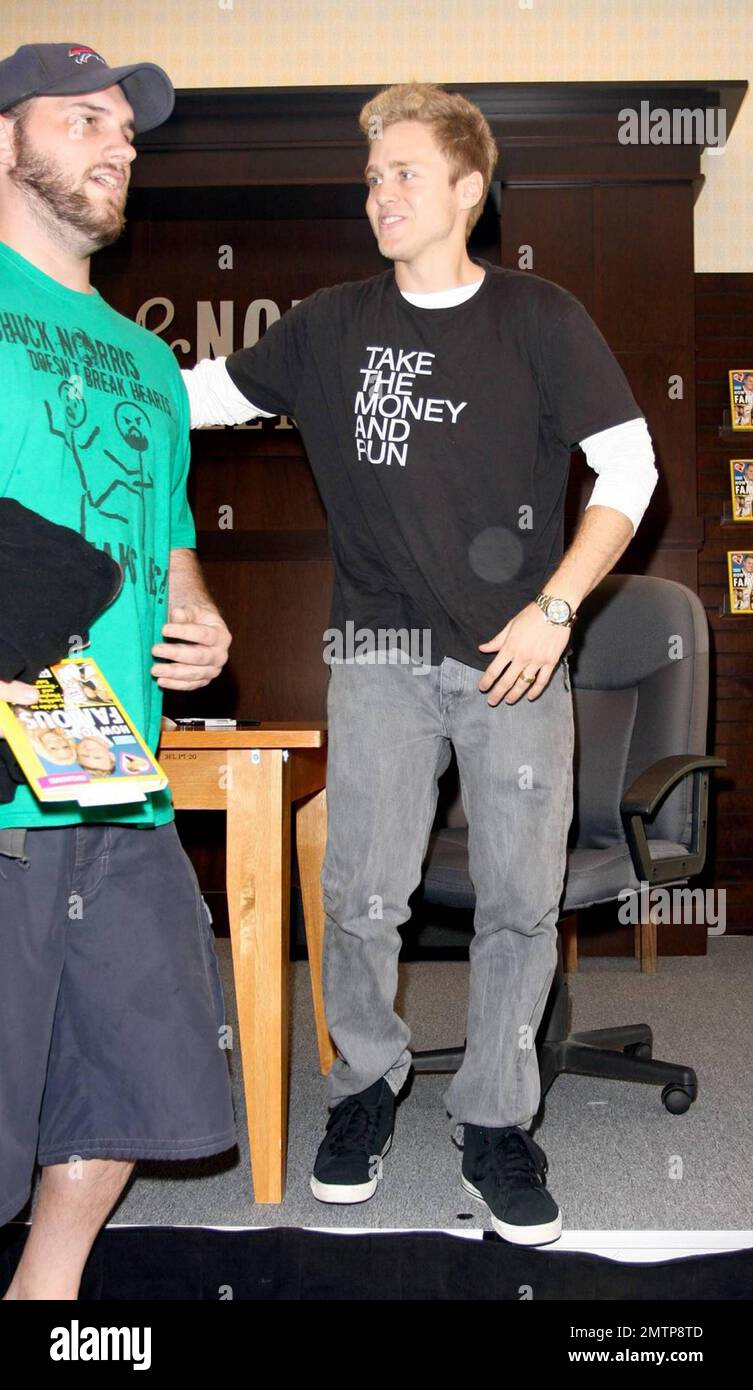 Spencer Pratt signs copies of his and wife Heidi Montag's new book "How ...