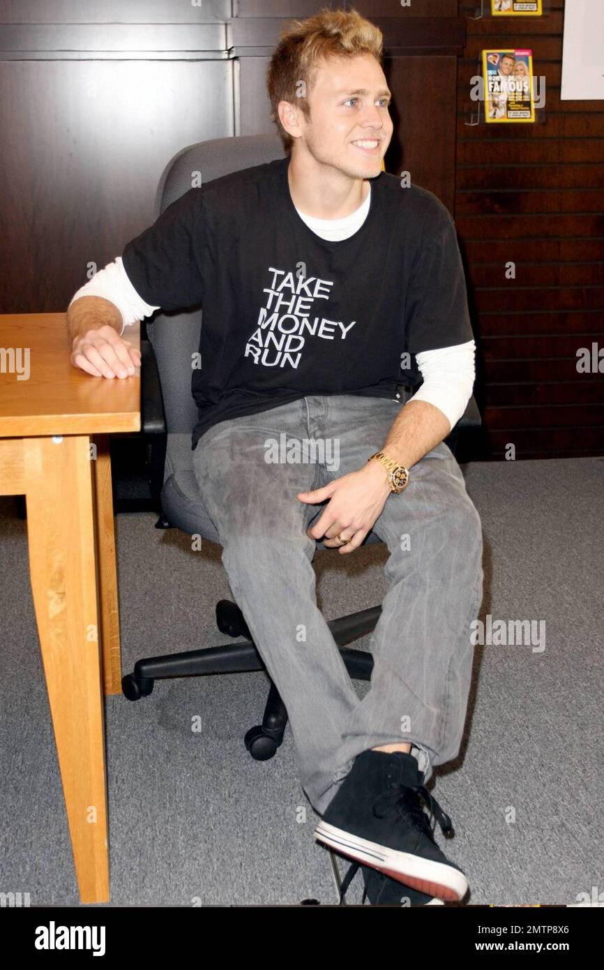 Spencer Pratt signs copies of his and wife Heidi Montag's new book "How ...