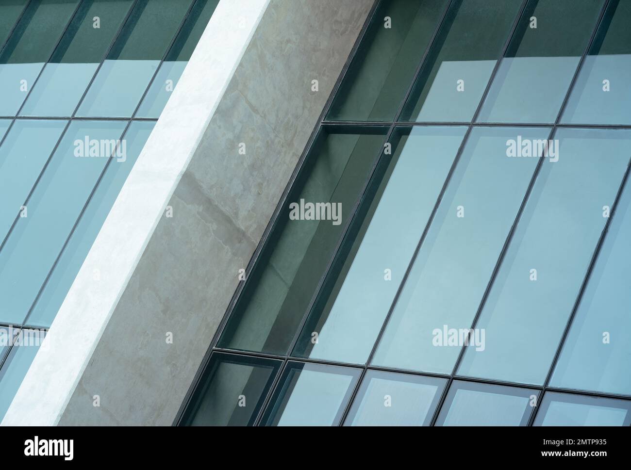 Sloped glass roof hi-res stock photography and images - Alamy