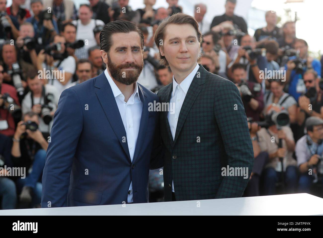 Actors Paul Dano, right, and Jake Gyllenhaal pose for photographers ...