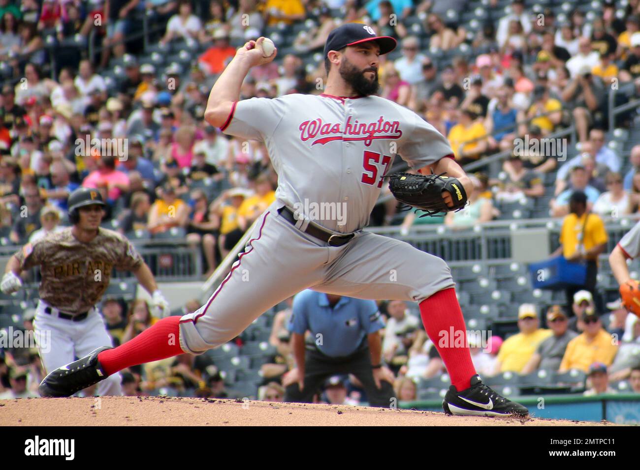 Washington Nationals starting pitcher Tanner Roark (57) plays against ...
