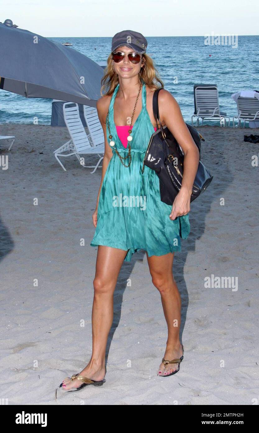 Stacy Keibler shows off her hot body on Miami Beach during the opening ...
