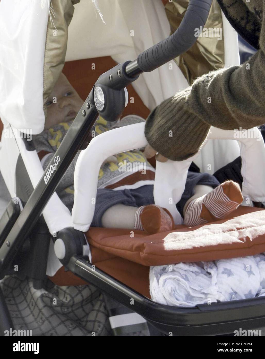 Gwen Stefani and Gavin Rossdale take sons Kingston and baby Zuma on a ...