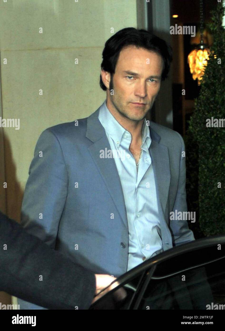 "True Blood" actor Stephen Moyer leaves his hotel in London, UK. 3/3/10 ...