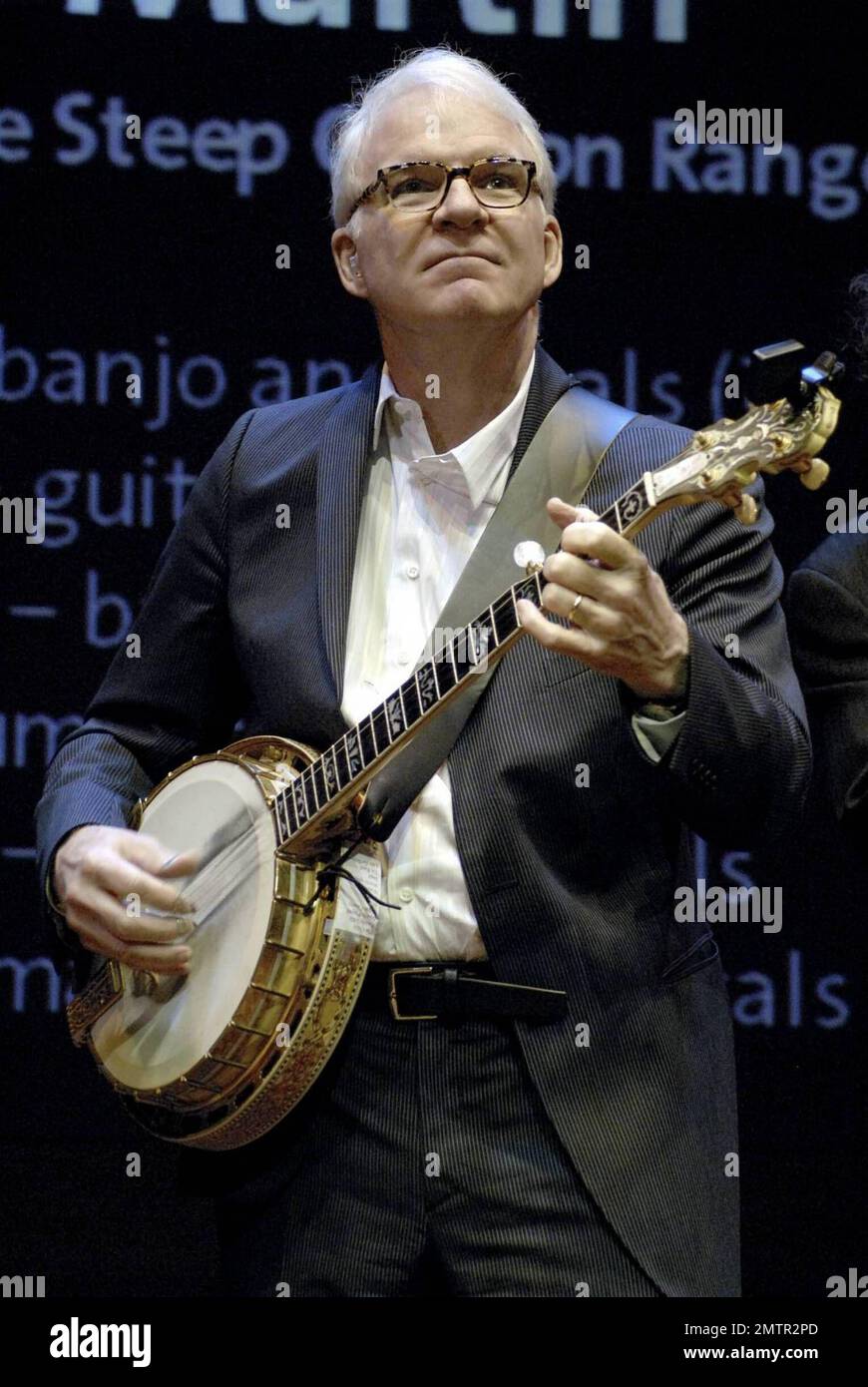 Steve martin white suit hi-res stock photography and images - Alamy