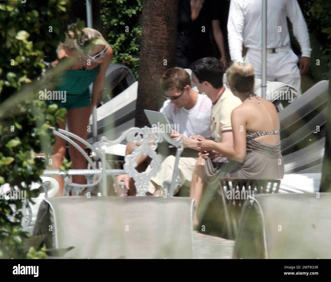 Steven Gerrard, Alex Curran and friends take a stroll on the beach ...