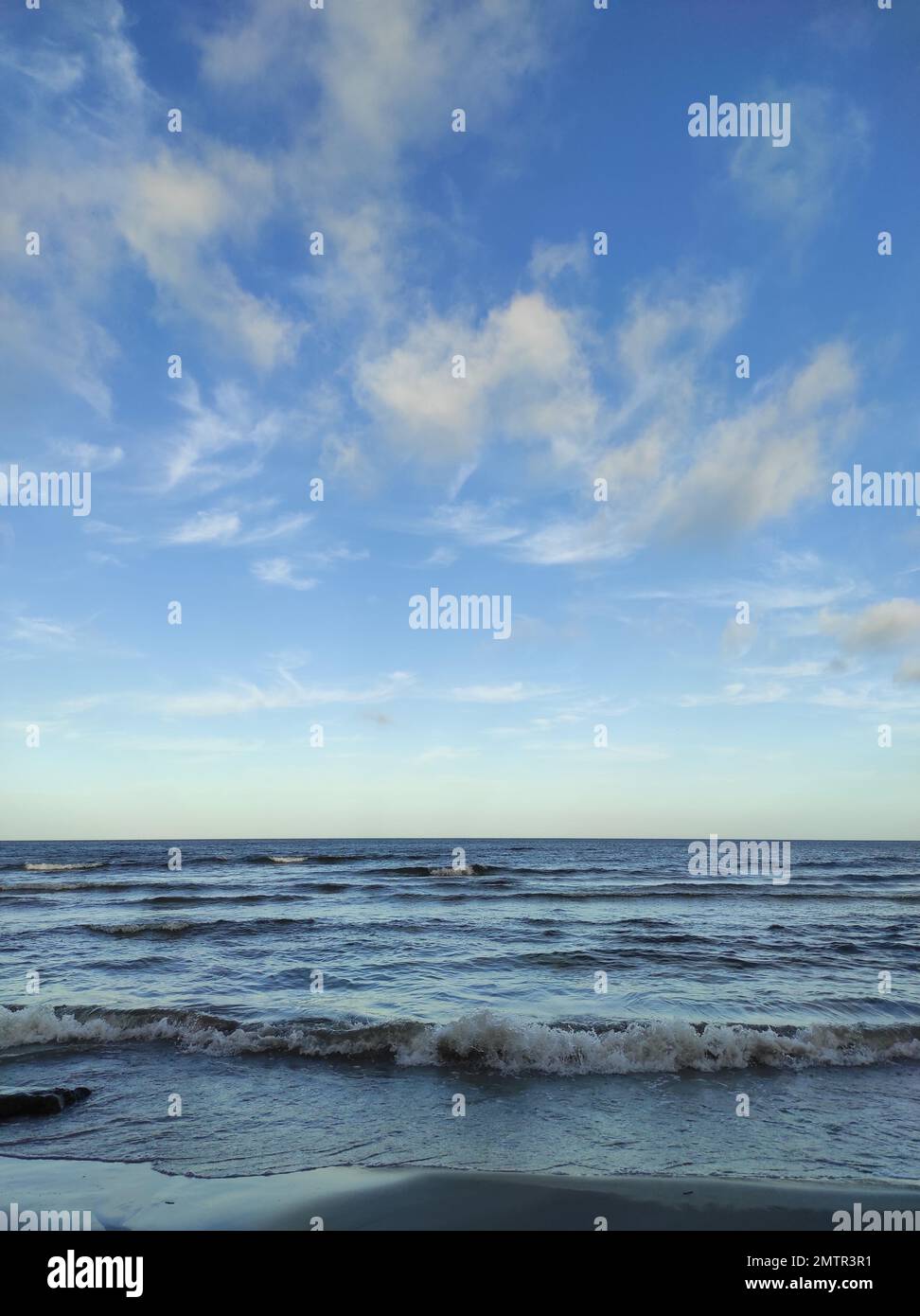 An aerial view of sea waves breaking beach Stock Photo - Alamy