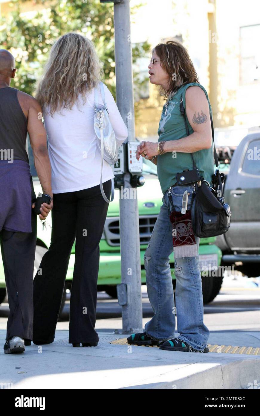 EXCLUSIVE!! Aerosmith rocker Steven Tyler takes Man Bag to a whole new ...