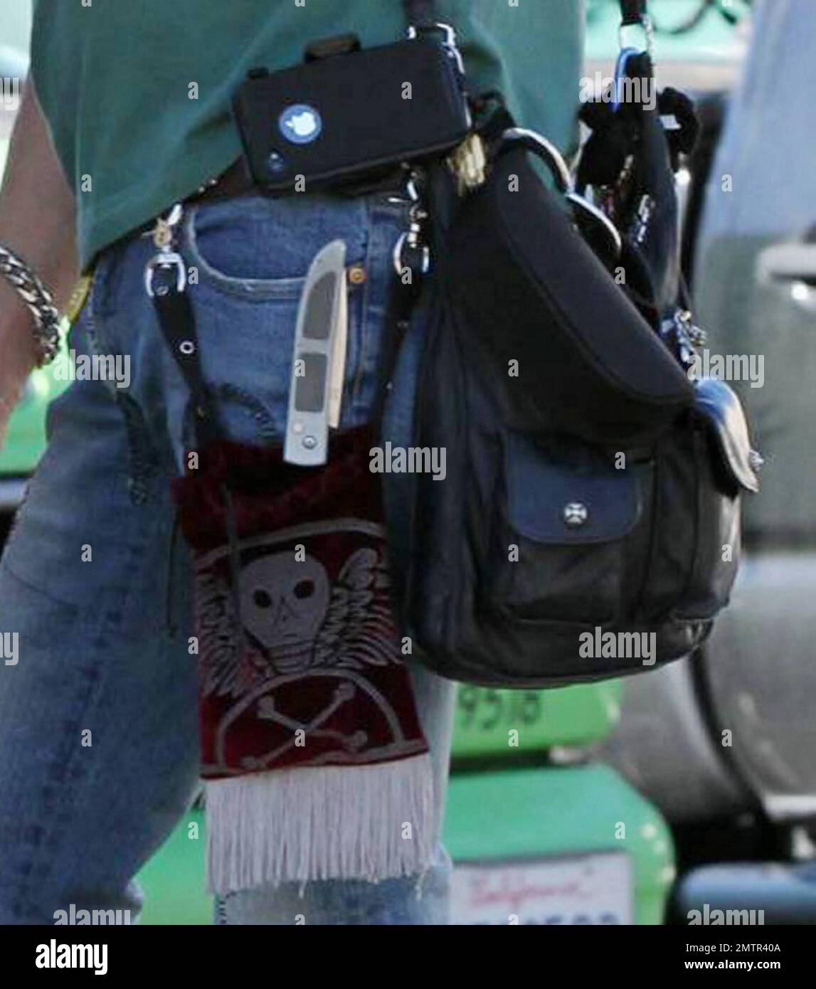 EXCLUSIVE!! Aerosmith rocker Steven Tyler takes Man Bag to a whole new ...