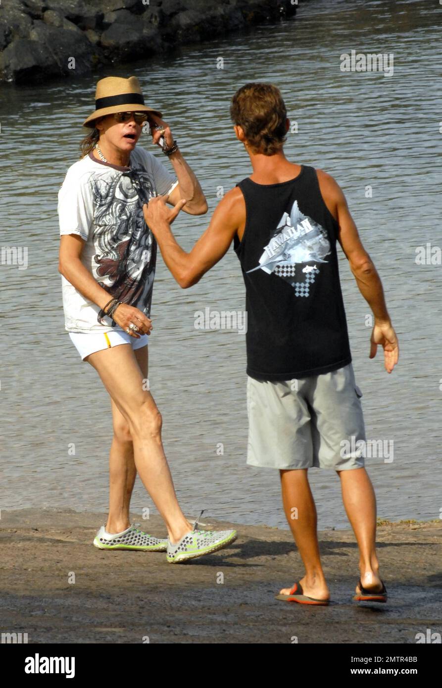 Legs shoes hi hi-res stock photography and images - Alamy