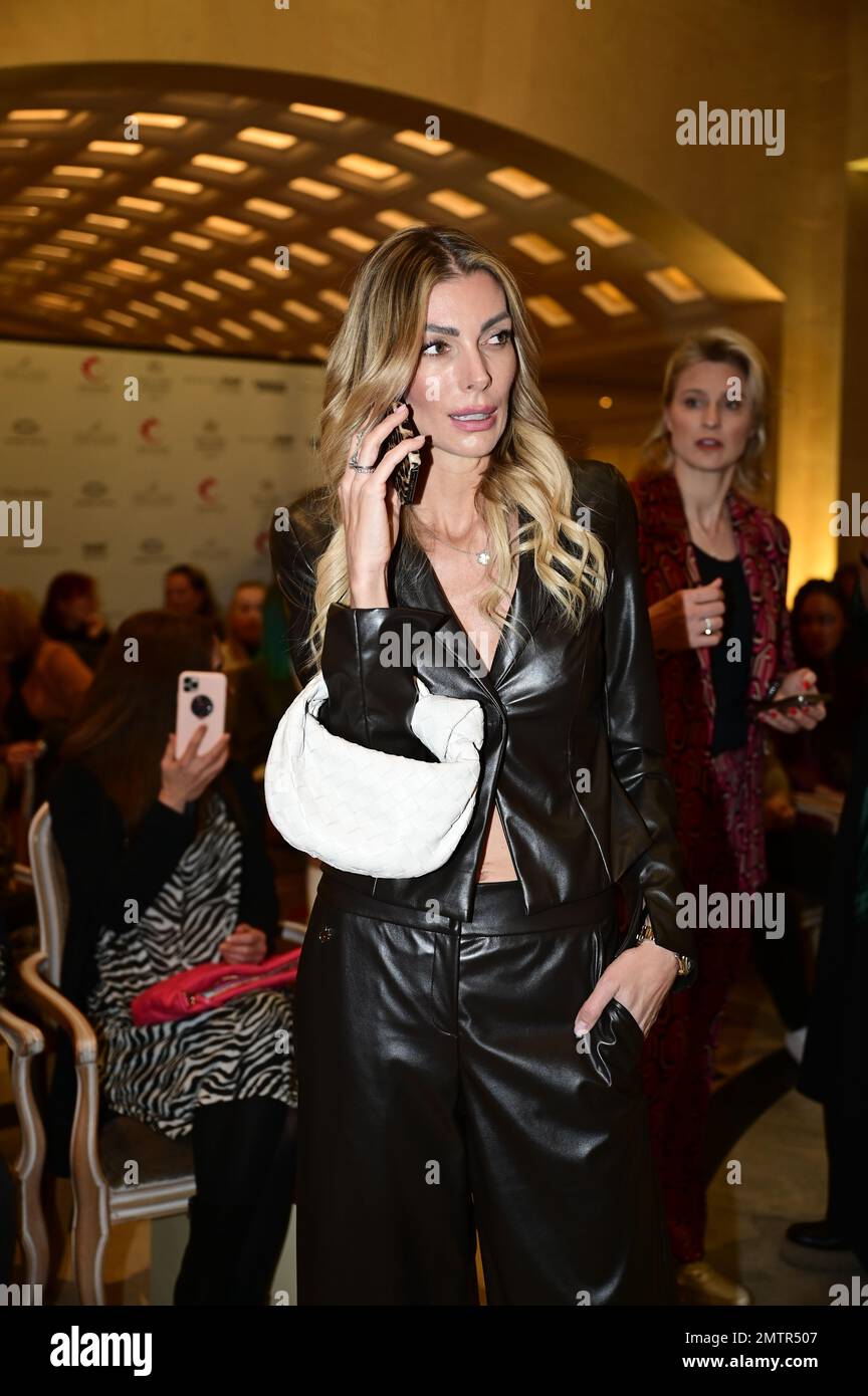 Annika Gassner bei der Anja Gockel Fashion Show 'seven senses' auf der ...