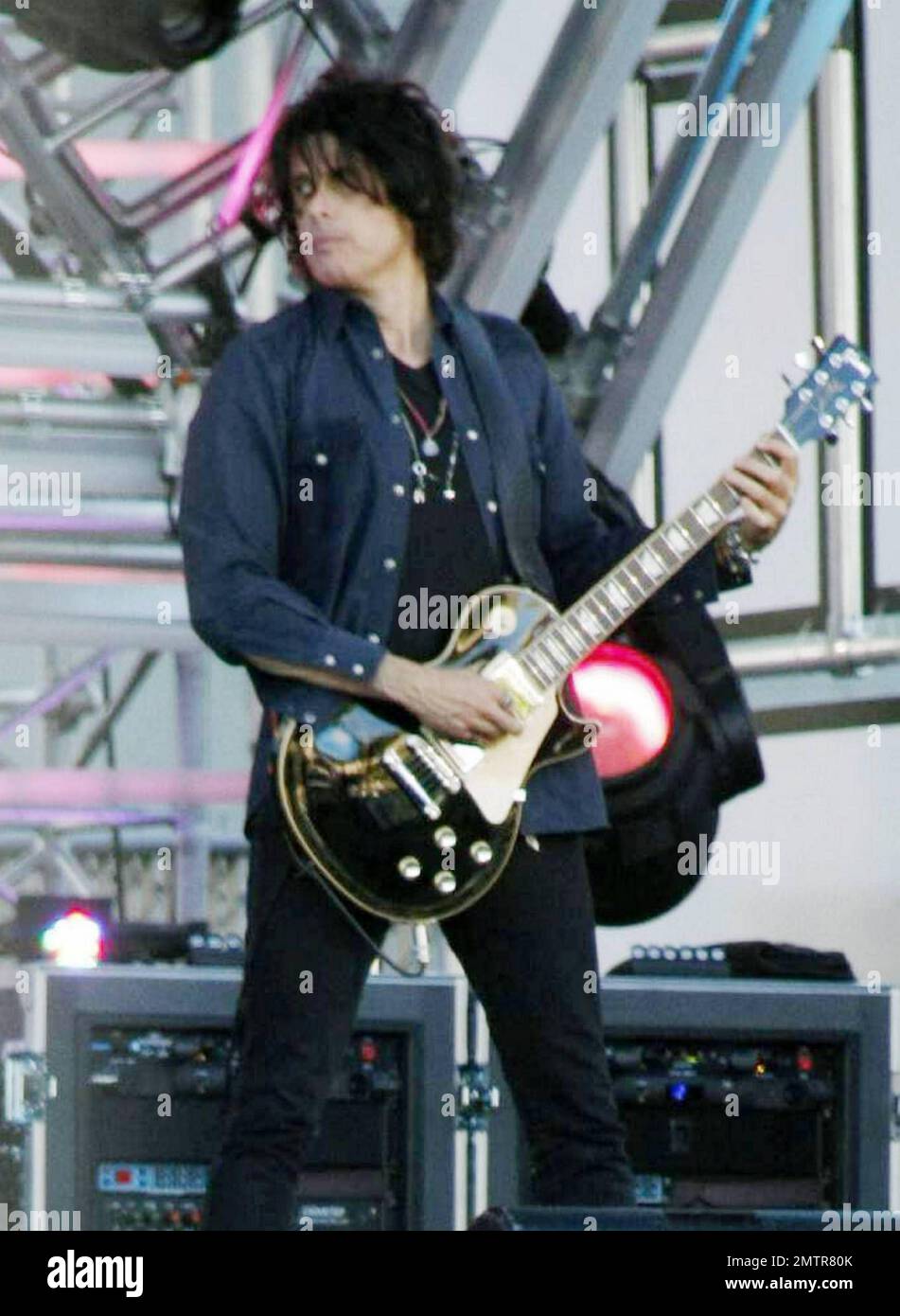EXCLUSIVE!! Dean DeLeo of the rock band Stone Temple Pilots performs on ...