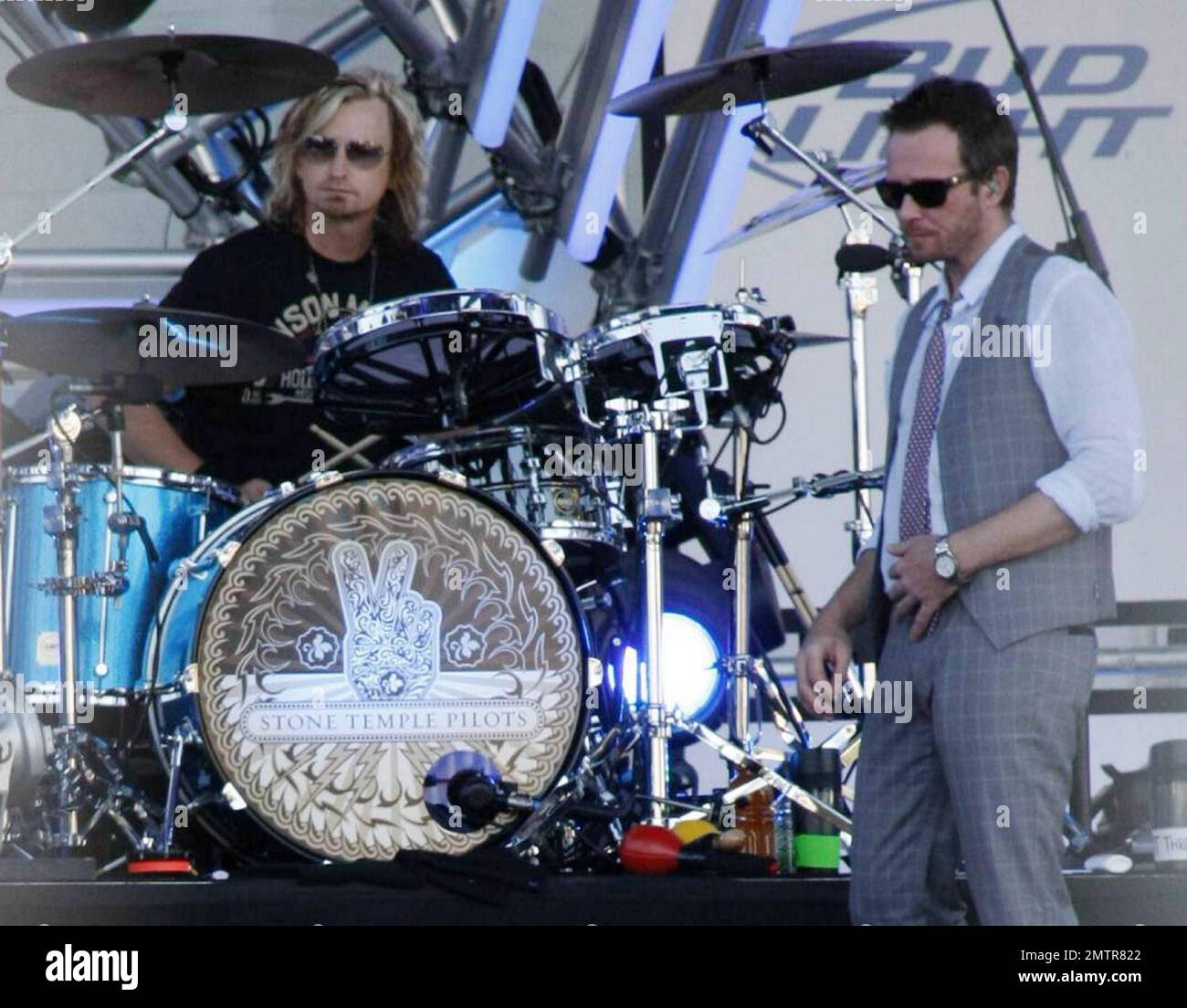 EXCLUSIVE!! Scott Weiland and drummer Eric Kretz of the rock band Stone ...