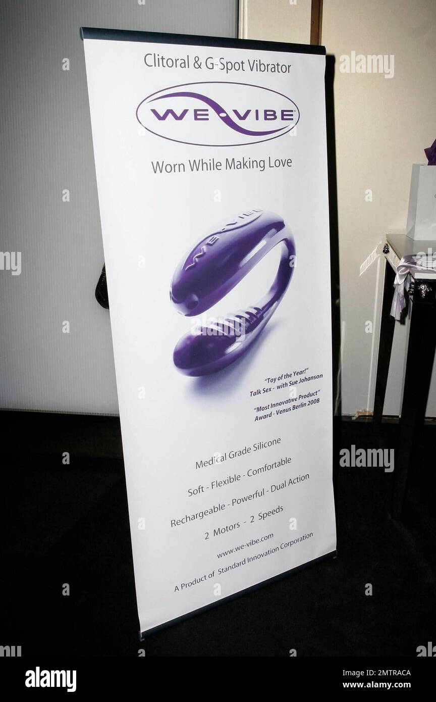 We-Vide sign at the 2009 Academy Awards Red Carpet Style Lounge in ...