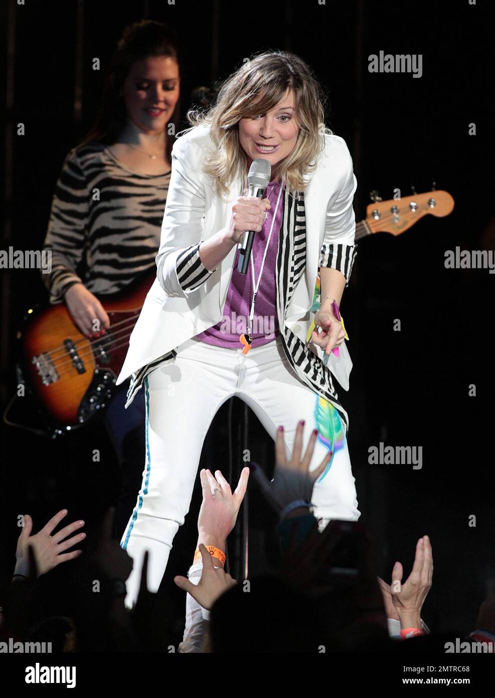 Jennifer Nettles of 'Sugarland' performs live in concert at the Time ...