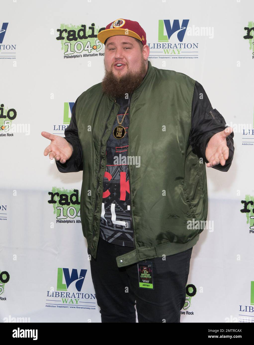 Rory Charles Graham as Rag'n'Bone Man poses for photographers backstage ...