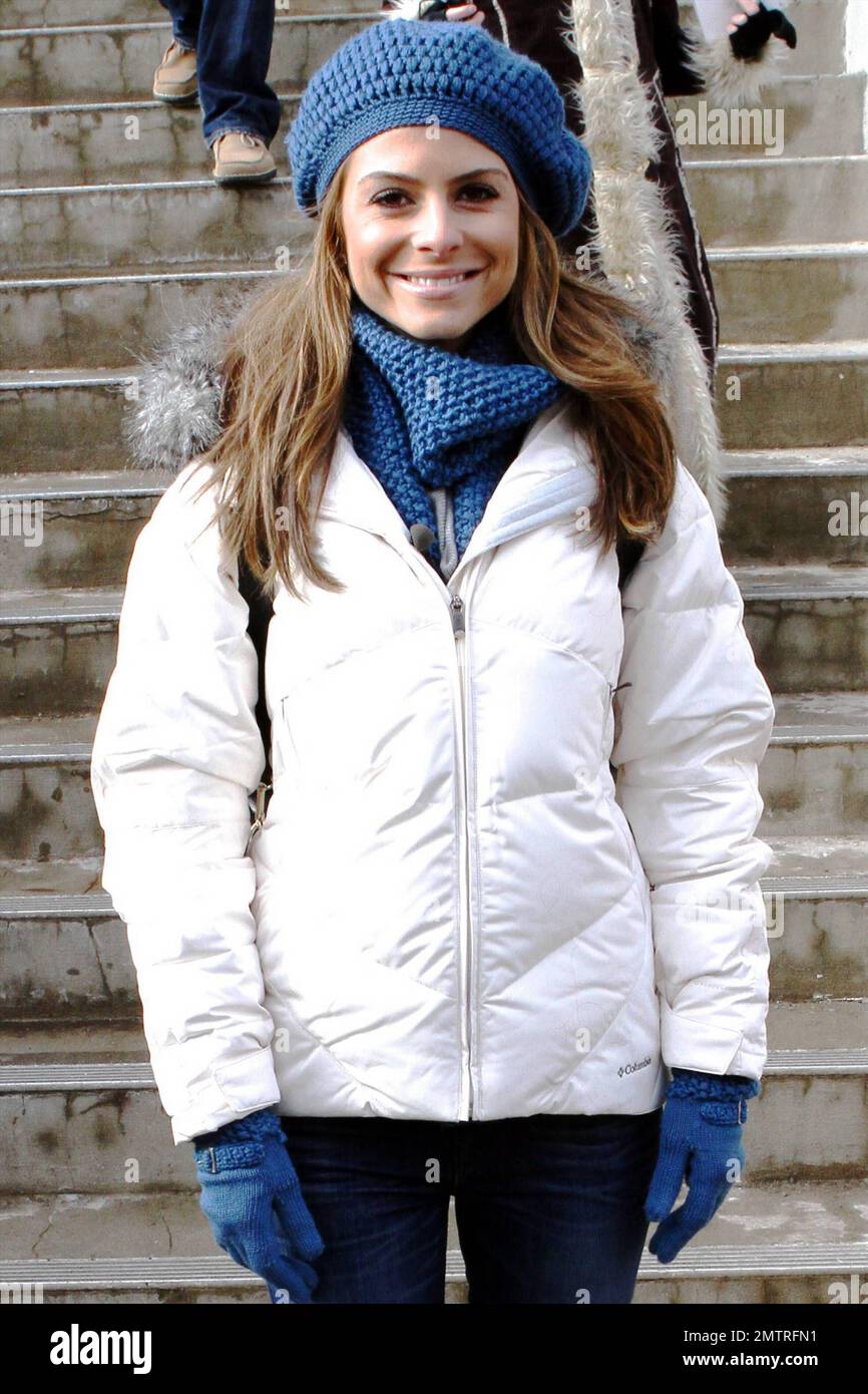 Maria menounos jeans hi-res stock photography and images - Alamy